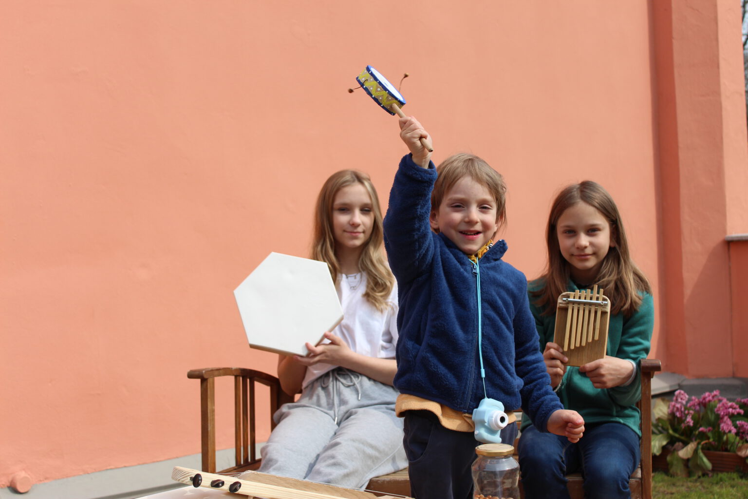 KREATIV MIT KIDS: INSTRUMENTE BASTELN MIT KINDERN | glowe.de